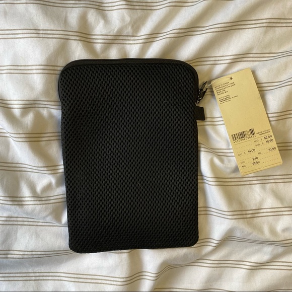 Muji | Bags | Nwt Muji Black Mesh Travel Pouch | Poshmark